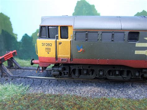 Lima Class 31 Railfreight 1985 87 Kelvins Railway Models