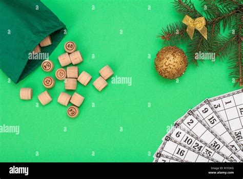 Jeu de loto Fûts en bois avec sac de jeux et cartes pour un jeu de lotto sapin de Noël et la