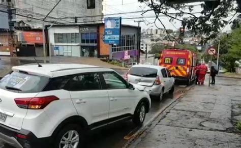 Acidente De Trânsito é Registrado No Bairro Cancelli Após Condutora