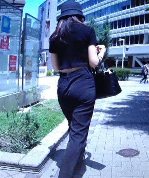 超ハイスペック美人お姉さんがピタパン履いてクビレたウエスト見せつけて歩いてるよ めっちゃリアル