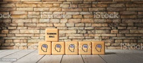 벽돌 벽 앞에서 사람 기호와 메시지 Teamwork 목표 큐브 3d 렌더링 그림 0명에 대한 스톡 사진 및 기타 이미지 0명 개념 개선 Istock