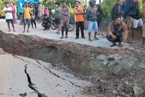 Dampak Gempa 79 Magnitudo Ruas Jalan Niki Niki Oinlasi Di Tts Putus