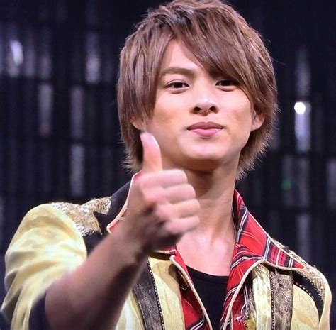 平野紫耀、赤髪で映画初主演、キスシーンは？えっ首筋にキスマーク？ 平野紫耀くんデビューまでの道