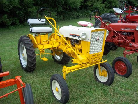 Antique Cub Cadet Garden Tractors