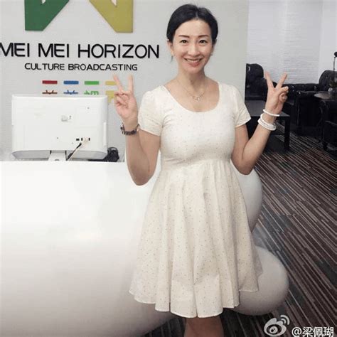 89年港姐梁佩瑚朱潔儀合體超凍齡！與同屆冠軍曾掀罵戰 嫁蒙古富商生活無憂 星島日報