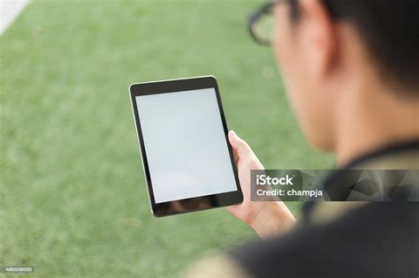 Man 찾기 맹검액 태블릿 2015년에 대한 스톡 사진 및 기타 이미지 2015년 가리기 공란 Istock