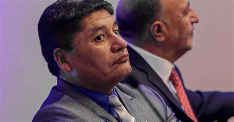 Arequipa alcalde Víctor Hugo Rivera es investigado por compra de 2