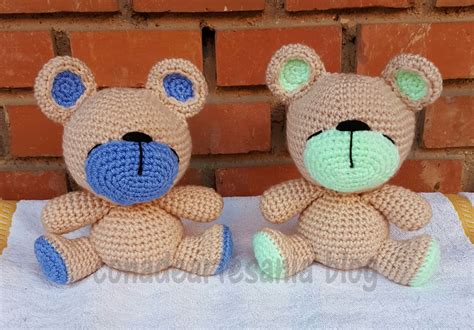 con A de artesanía Ositos amigurumis