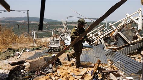 Hizbulá lanza 200 cohetes y 20 drones a Israel y el Ejército israelí