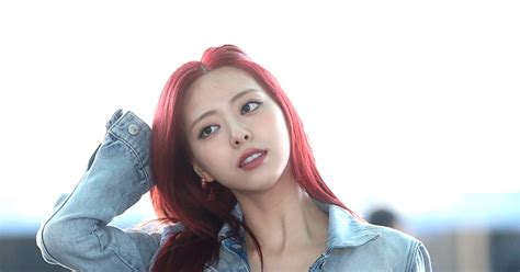 있지 유나 보고도 안 믿기는 골반 라인독보적 팬츠핏