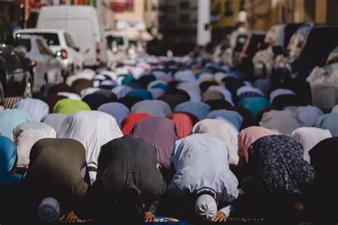 Lafadz Takbir Idul Fitri Lengkap Dengan Bacaan Latin Dan Artinya