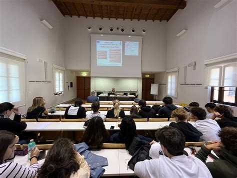 Modena Cyberbullismo E Body Shaming La Violenza Corre” Sui Social