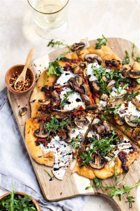 Sun Dried Tomato Mushroom Pizza With Arugula Natteats