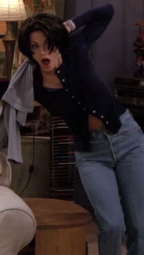 Monica Geller Outfits 💜 1990lar Modası 90lar Modası Stil Kıyafetler