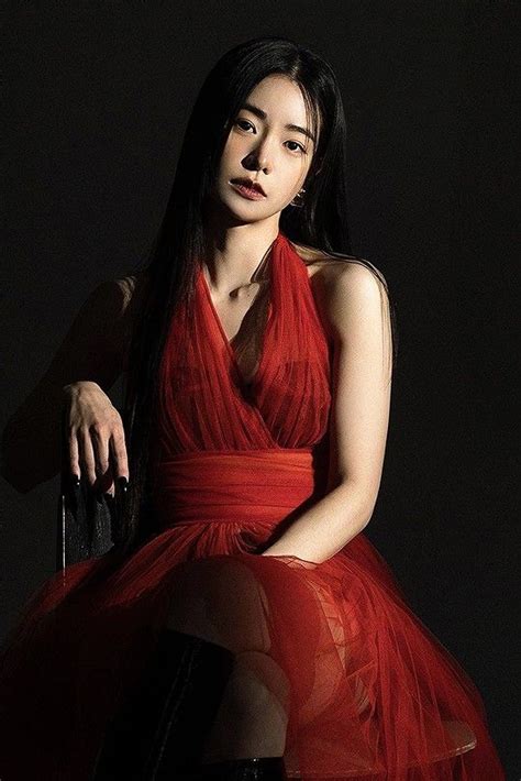Im Ji Yeon Vogue Korea Feb 2024 Bts Photos The Glory Lim Ji Yeon