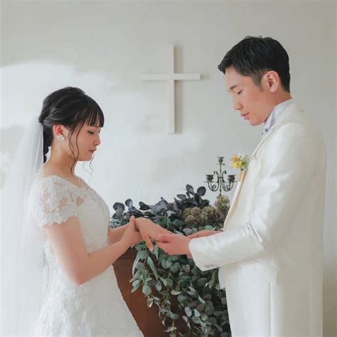 【結婚式】 好印象な新郎の髪型を長さ別に紹介 マナーやポイントも デコルテフォトグラフィー 前撮り・フォトウェディング