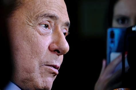Leucemia Mielomonocitica Cronica Cosè La Malattia Di Silvio Berlusconi
