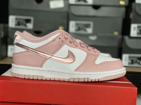 Nike Dunk Low Pink Velvet Glaze Gs Taille 6 Uk Us 65y Vendeur De