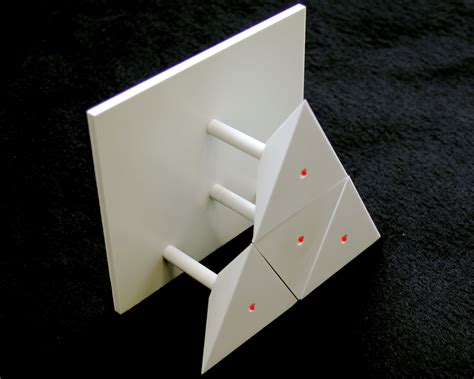 Dielectric Corner Reflector Array Consisting Of Four Milled Polystyrene