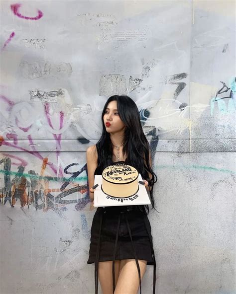 Gidle Archive On Twitter Soyeon Looks Stunning
