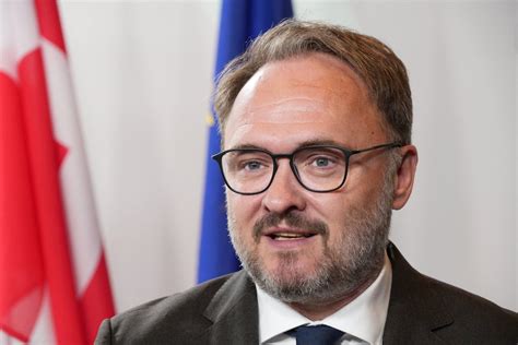 Chinas Catl Suspends Operations At Major Lithium Mine Seeks New License Reuters