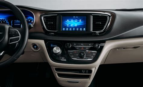 2020 Chrysler Voyager Is A Budget Minivan With Pacifica Roots
