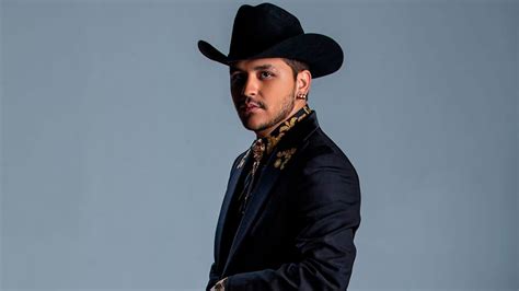 ¿ahora Sí Christian Nodal Se Muestra Por Primera Vez Con Un Rostro