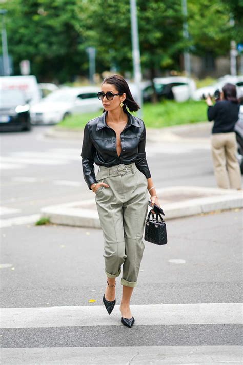 18 Khaki Pants Outfit Ideas To Upgrade Your Wardrobe