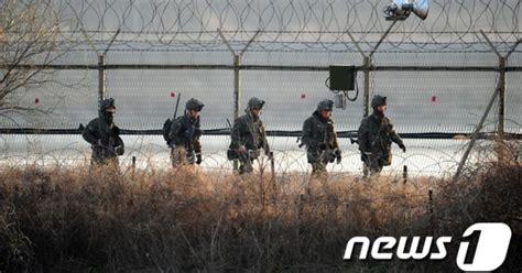 사진 경계근무 나선 장병들