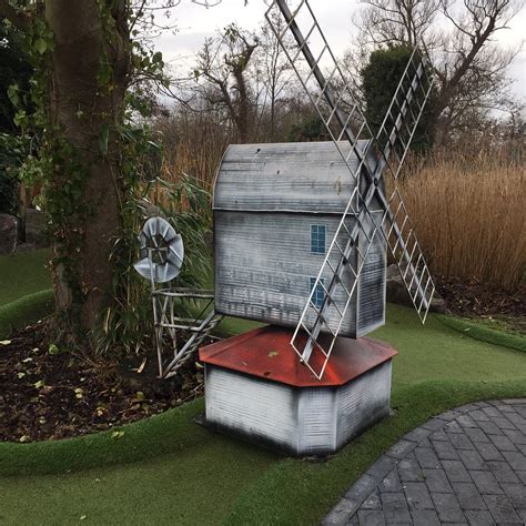 Mini Golf Windmill