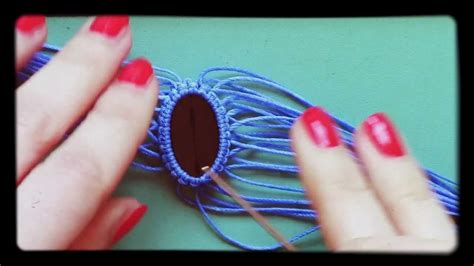 A Different Macrame Style Of Adding A New Color Around Your Cabochon In 2024 Macrame Tutorial