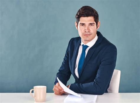 Presenter Berita Foto Stok Potret And Gambar Bebas Royalti Istock