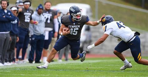 No 1213 Football Improves To 7 0 With 51 10 Win At Buffalo State