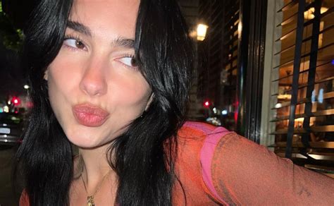 Kylie Jenner Luce Mono De Látex Que Parece Pintado Sobre Su Figura