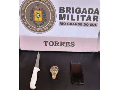 Dupla Presa Em Flagrante Por Roubo A Pedestre Em Torres A Folha Torres
