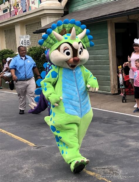 Donald S Dino Bash In DinoLand U S A Plus A Cupcake To Match The Occasion The Disney Food Blog