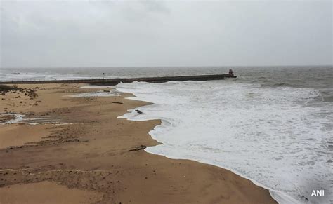 Cyclone Biparjoy Highlights Cyclone Hits Gujarat Coast Strong Winds