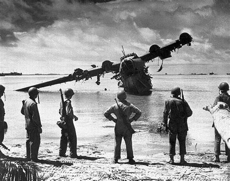 Album De Fotos De La WWII Con Descripcion