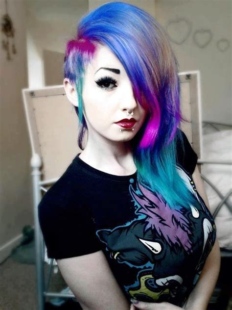 45 Supremely Cute Emo Hairstyles For Girls