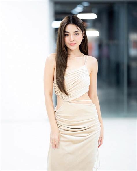 ปราง กัญญ์ณรัณ ตอบแล้ว ไฮโซกึ้ง ตามจีบจริงไหม ไม่เสียเซลฟ์โดนติงเสียง ชุด ไม่ผ่าน