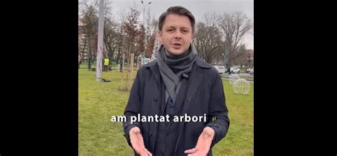 Viceprimarul USR al Timișoarei Ruben Lațcău plantăm copaci înalți de