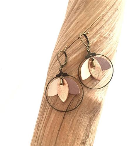 Boucles Doreilles Créoles Bronze Avec Cuir Blanc Or Rose Et Mauve