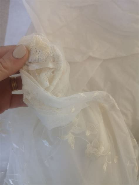 Sassi Holford Ivory Iris Wedding Dress Save 55 Stillwhite