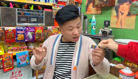 回忆童年小卖部小卖部老板娘为什么用2号龙珠换胖丫的8号龙珠 超过11万粉丝140 点赞在等你 搞笑视频 免费在线观看 爱奇艺
