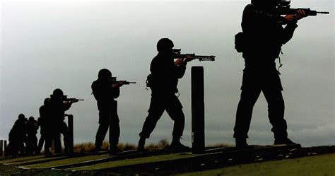 Юрий Слюсарь увеличил единовременную выплату контрактникам Новости Mail