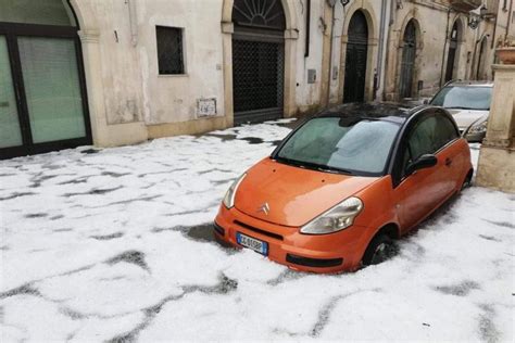 Tempestades de granizo destrói carros na Itália veja como se proteger