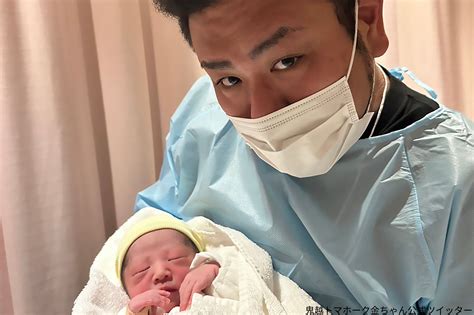 鬼越トマホーク・金ちゃん、第2子男児の誕生報告 直筆文書に驚きの声も Sirabee
