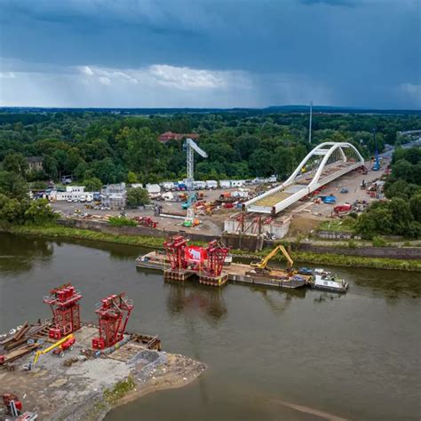 Mammoet Replaced Symbolic Railway Bridge With World First Network Arch Bridge Move It Magazine