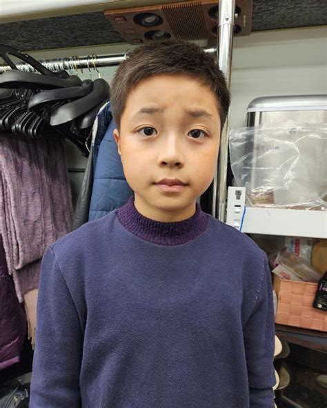 이천무 어린관식and중년관식 만날때마다 사람좋은 웃음과 농담하시던 박해준배우님 아저씨가 옛날엔 괜찮았었어~ 🤭🤭 지금도 너무 멋지시잖아요 넘나 영광입니다🙇🏻‍♂