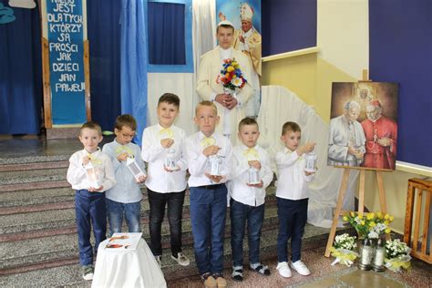 103 rocznica urodzin papieża Jana Pawła II Szkoła Podstawowa im